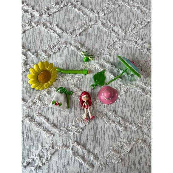Strawberry Shortcake | Toys | Strawberry Shortcake Splashin Petal Pool ...